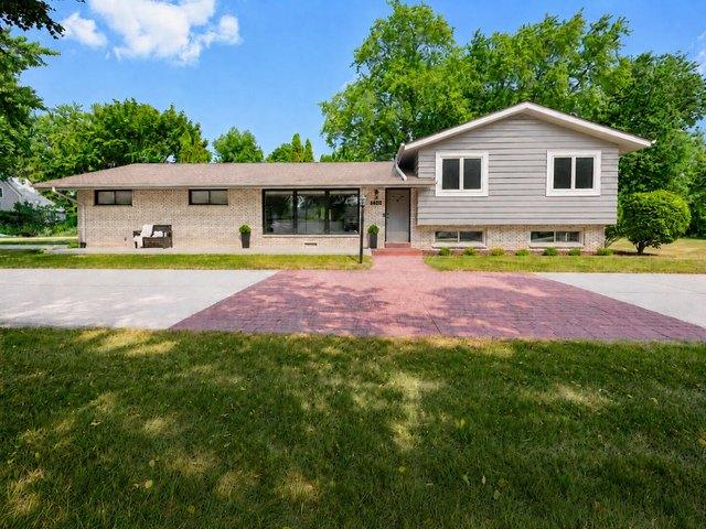 8680 N Regent Rd, Fox Point, WI 53217