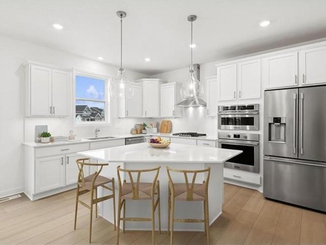 8681 Periwinkle Blvd, Woodbury, MN 55129