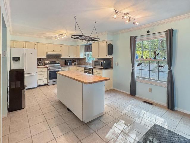 868 Arrowood Court