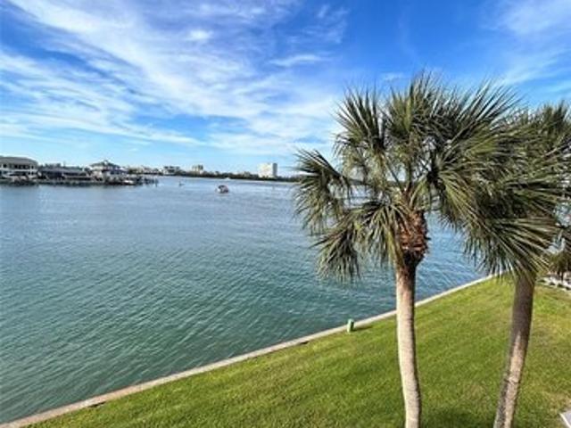 868 Bayway Blvd Apt 304, Clearwater Beach, FL 33767
