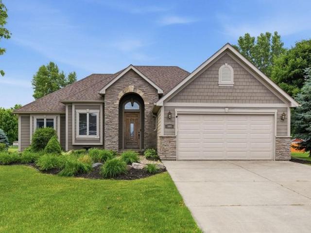 868 Brady Ln, New Richmond, WI 54017