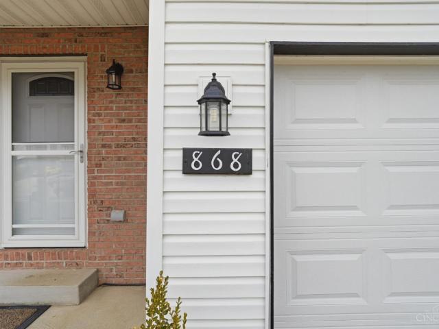 868 Greenwood Lane