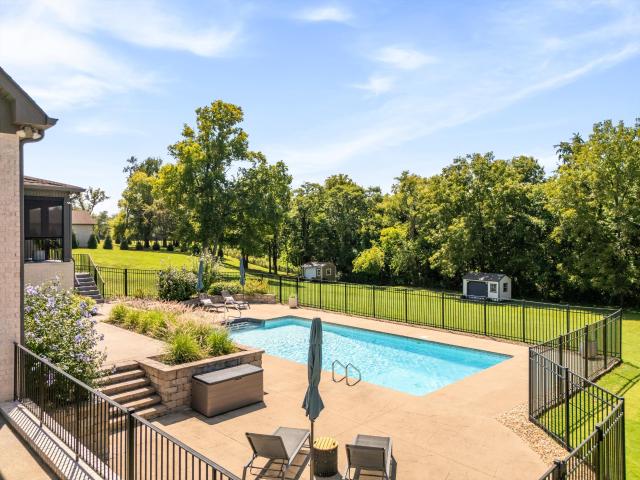 868 Douglas Bend Rd