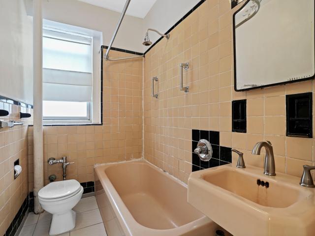 868 East 7th Street, Unit 3H