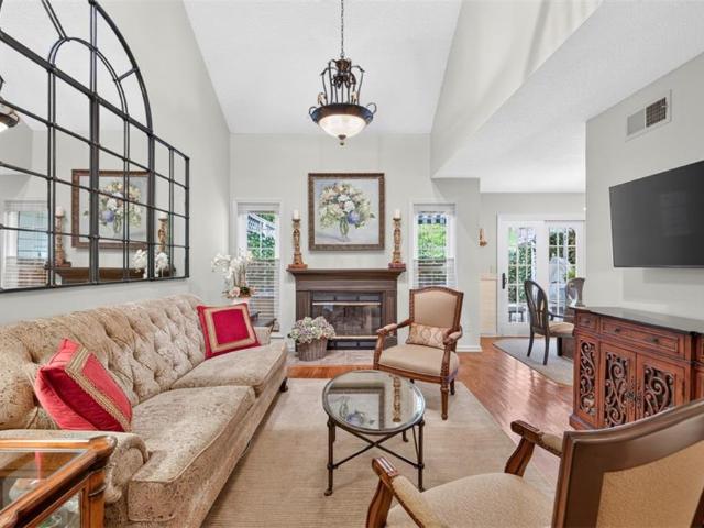 868 Edgewater Circle