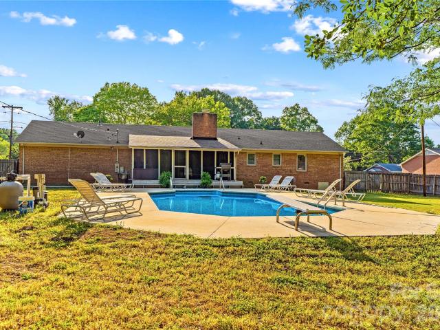 868 Fieldstone Road