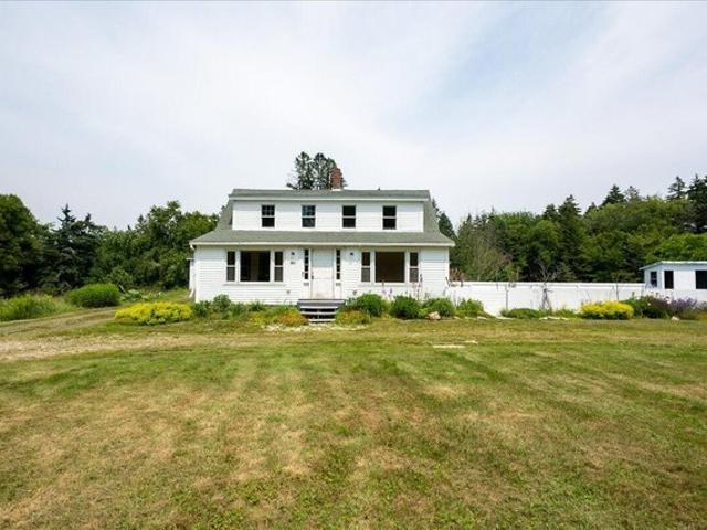 868 Hendricks Hill Rd, Southport, ME 04576