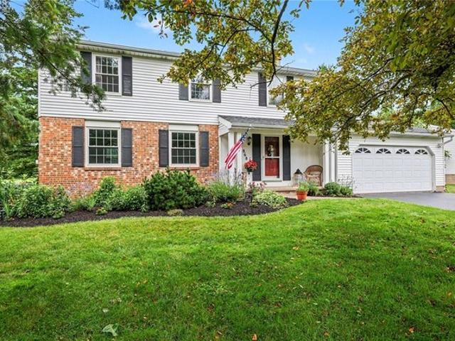 868 Independence Dr, Webster, NY 14580