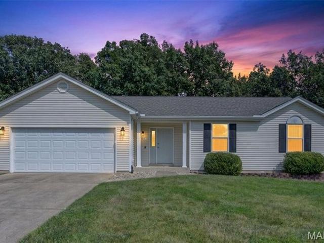 868 Molloy Dr, O'Fallon, MO 63366