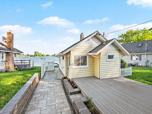 868 S Werners Landing Dr, Bronson, MI 49028