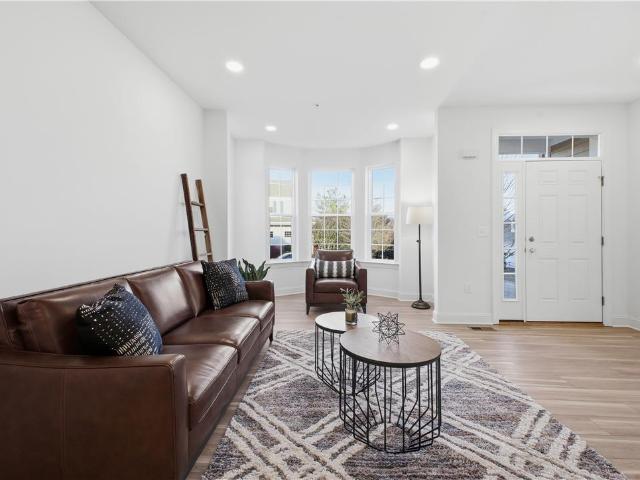 868 Veneto Court