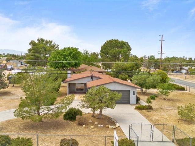 8694 9th Ave, Hesperia, CA 92345