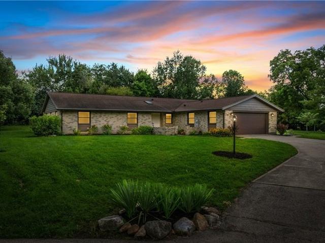 8695 Hide A Way Ln, Washington Township, OH 45458