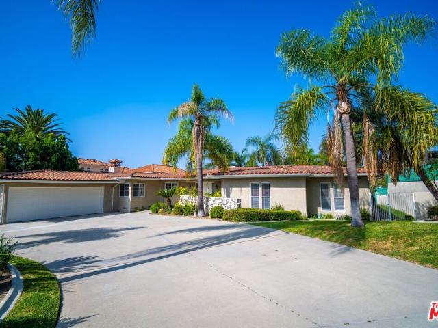 8697 Hillcrest Road