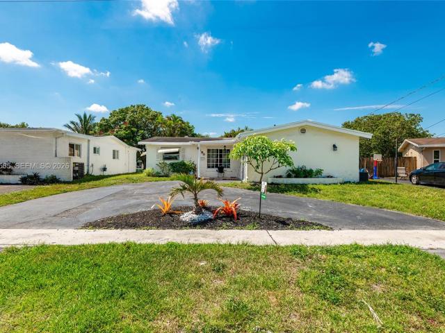 8690 NW 24th Pl, Sunrise, FL 33322 | MLS #A12010
