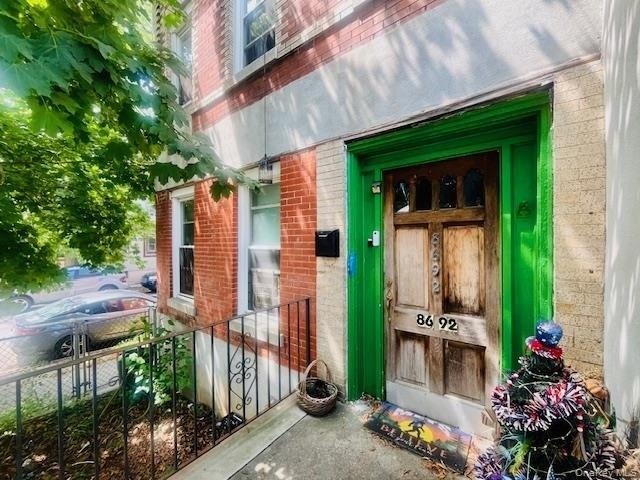 8692 nd St, Richmond Hill, NY 11418