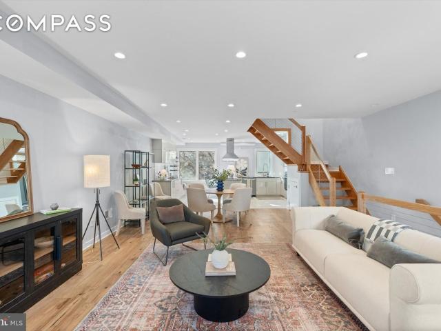869 Corinthian Ave 3, Philadelphia, PA