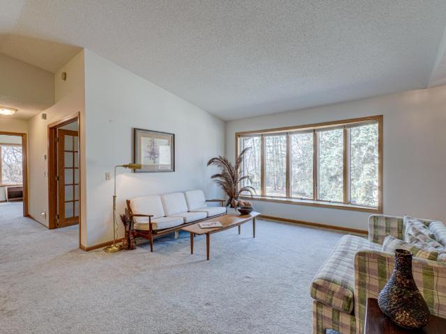 869 Autumn Way