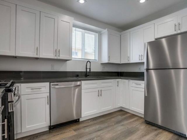 869 Glenway Drive 8