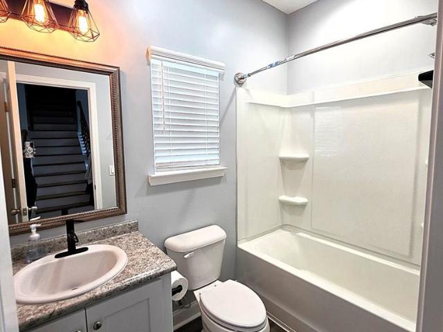 869 Fairview Circle