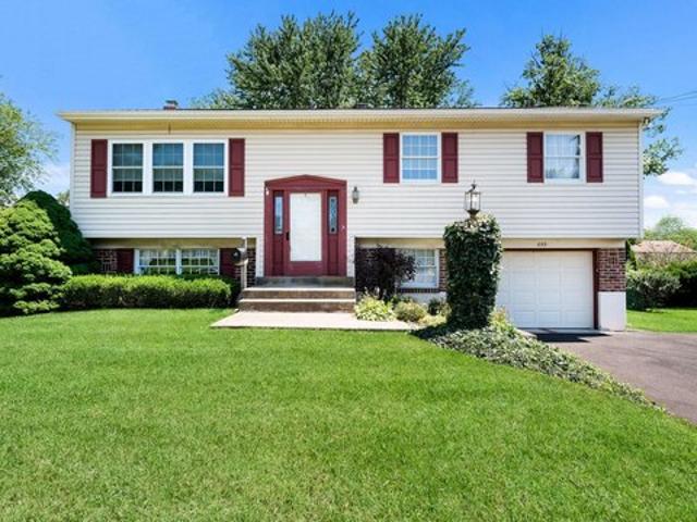 869 Longstreth Rd, Warminster, PA 18974