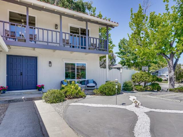 869 Lusterleaf Drive