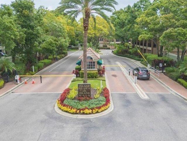 869 Normandy Trace Rd, Tampa, FL 33602