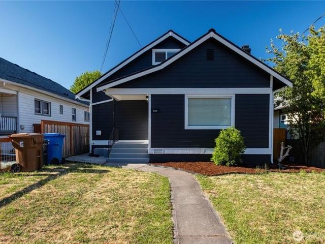 869 S 40th St, Tacoma, WA 98418