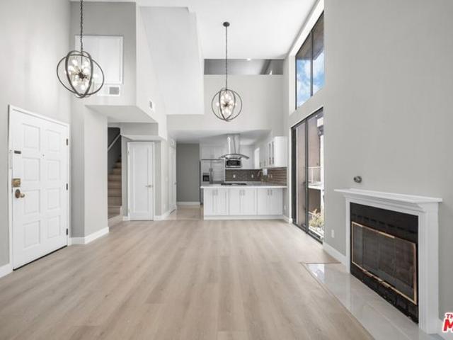 869 S Wooster St Apt 301, Los Angeles, CA 90035