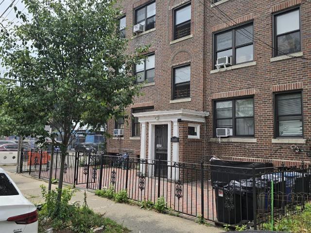 86 44 rd Street
