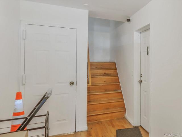 86 66 Midland Parkway
