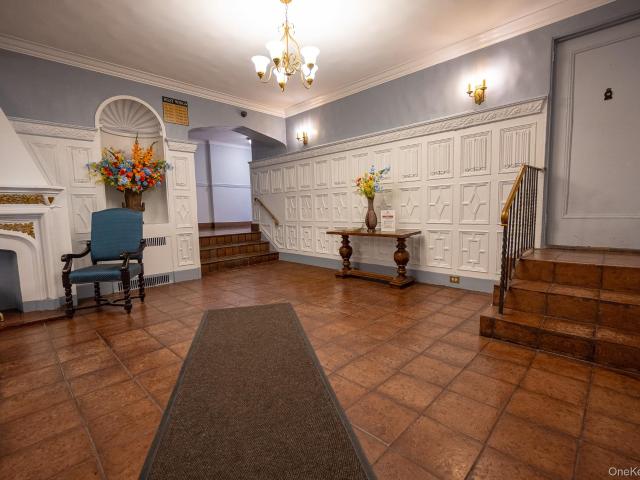 86 10 34 Avenue 114