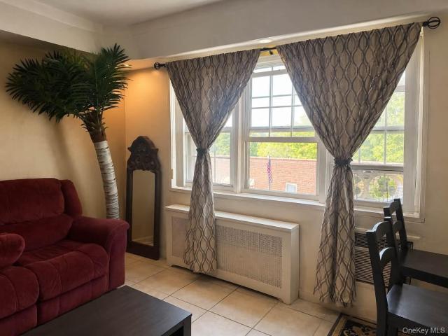 86 11 st Avenue 4K