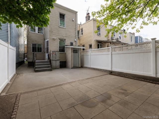 86 19 79th Street