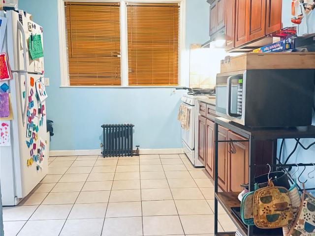 86 29 90th Street