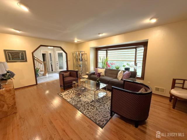 86 Tall Oaks Drive