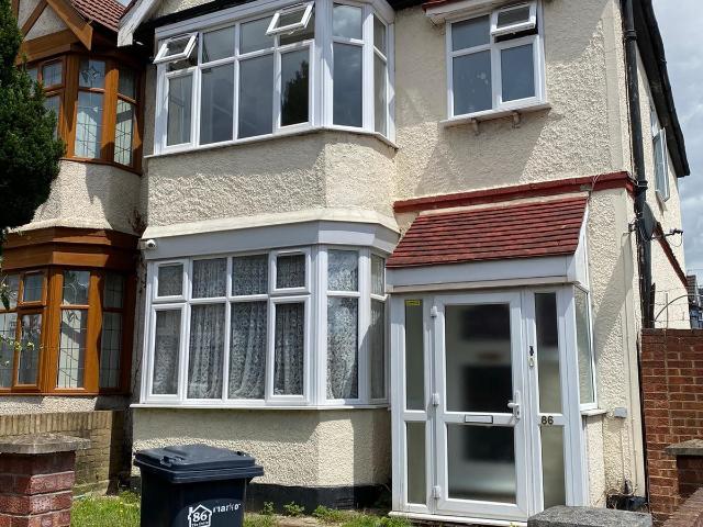 86 The Drive, Ilford, IG1 3JH Century 21 United Kingdom