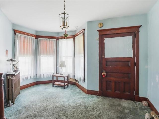 86 W Parade Avenue