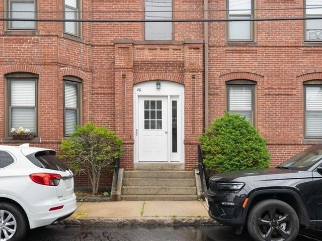 86 Walnut St Apt 3, Boston, MA 02122