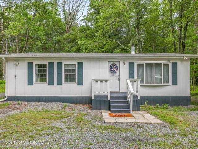 86 Windsor Rd, Hawley, PA 18428