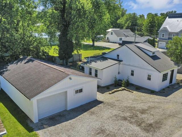 86 Wood St, Buckeye Lake, OH 43008