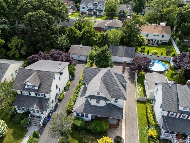 86 Woods Avenue