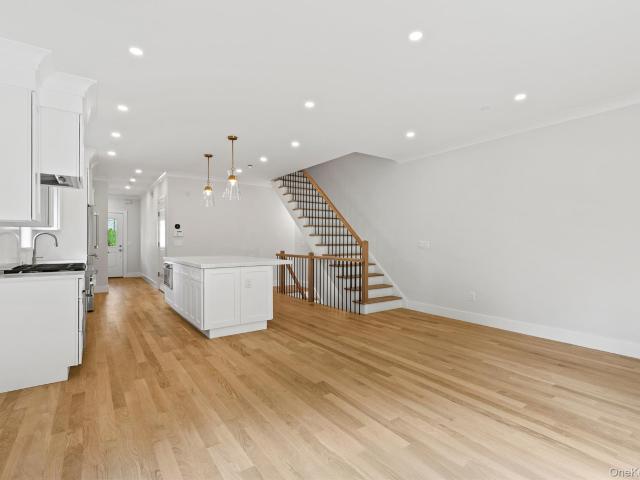 86 A Maple Avenue