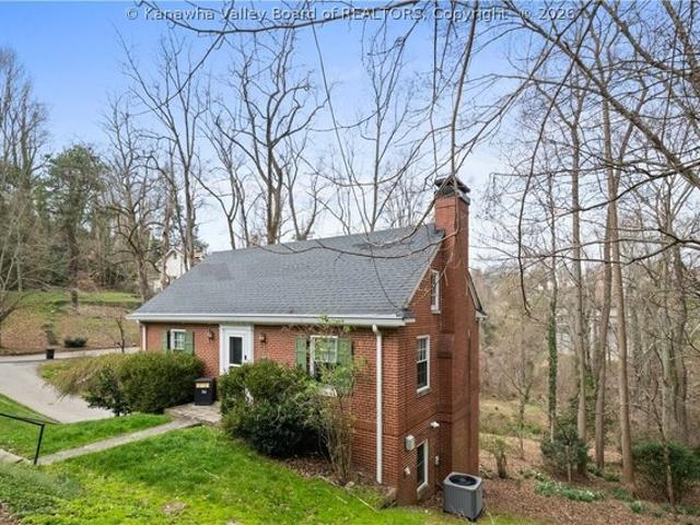 86 Abney Cir N, Charleston, WV 25314