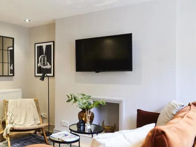 86 Amwell Street, Angel, London, EC1R 1UT, United Kingdom | 1 bed apartment for rent #166099456 | Rentberry