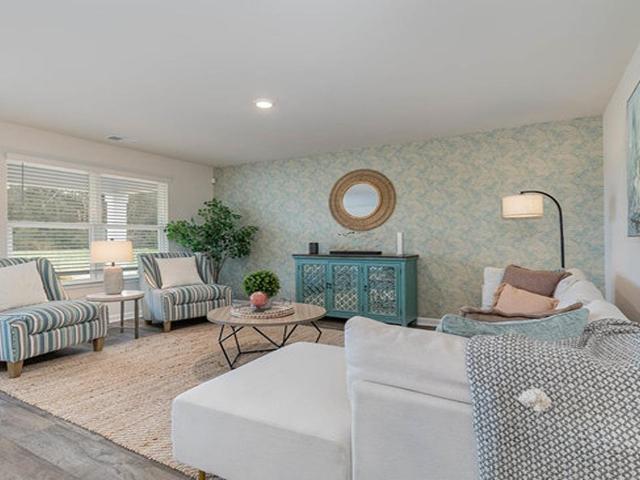 86 Ashworth Dr