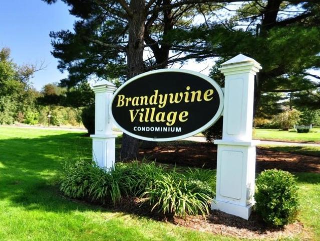 86 Brandywine Ln, Suffield, CT 06078