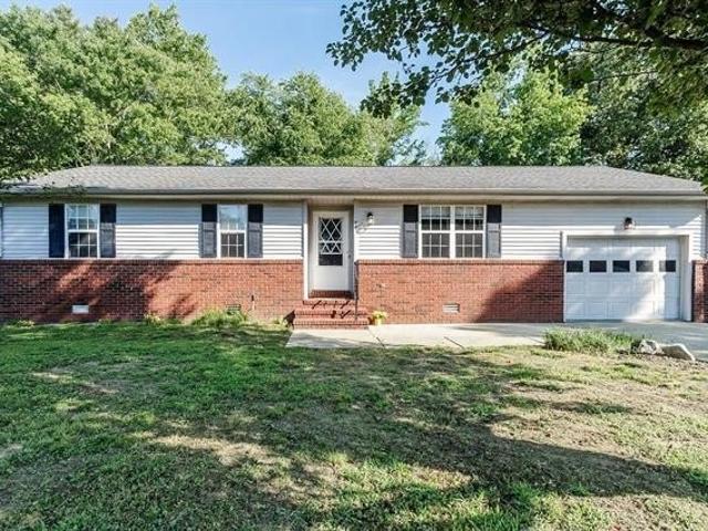 86 Cambridge Dr, Murray, KY 42071