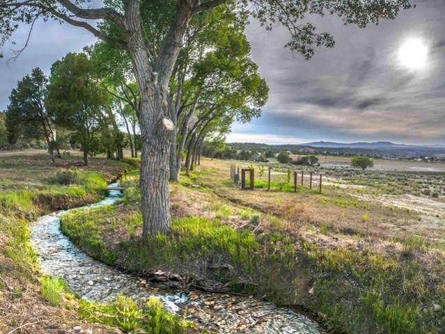 86 Camino Onesimo Ln, Arroyo Hondo, NM 87513