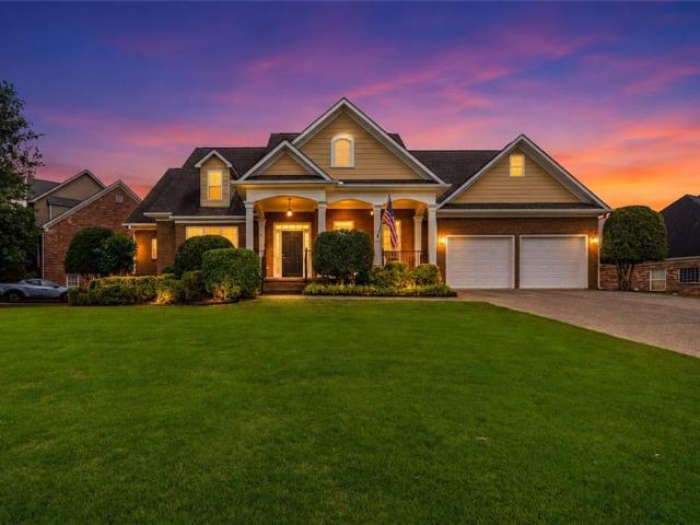 86 Colonial Circle NW
